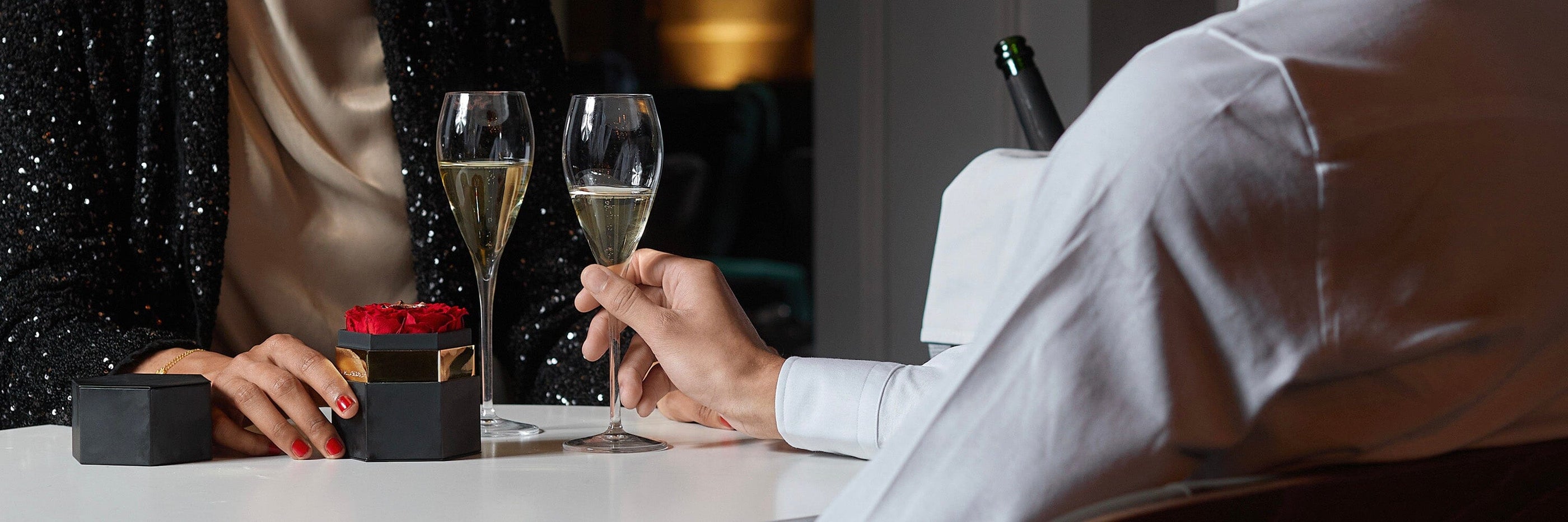 Anniversary Gifts - Forever Roses Box for Gifting | The Million Roses®