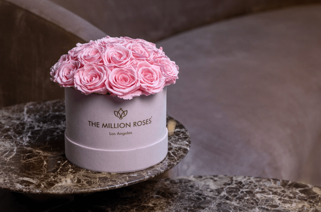 March Flowers - Luxury Rose Boxes & Arrangements | The Million Roses®
